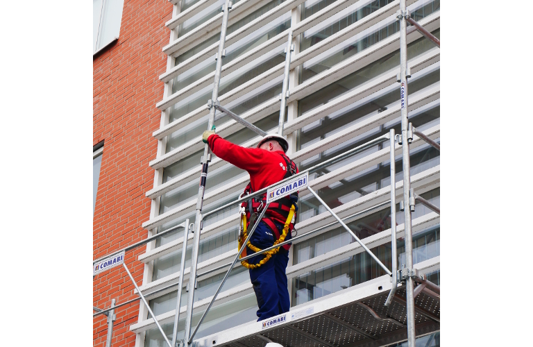 Gevelsteiger R200 66m2 werkh. 12m | Skyworks B.V.