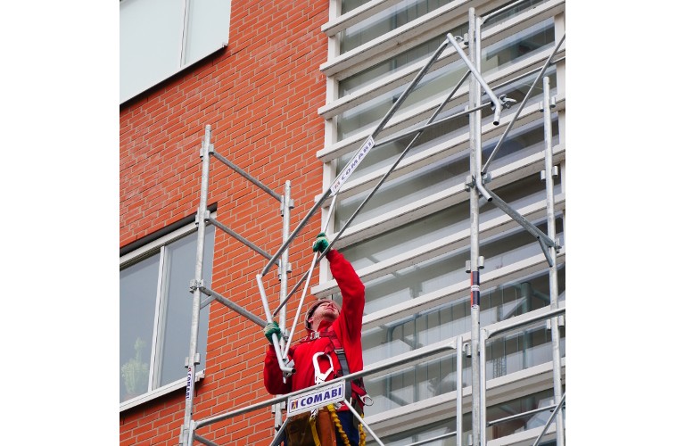 Gevelsteiger R200 66m2 werkh. 12m | Skyworks B.V.